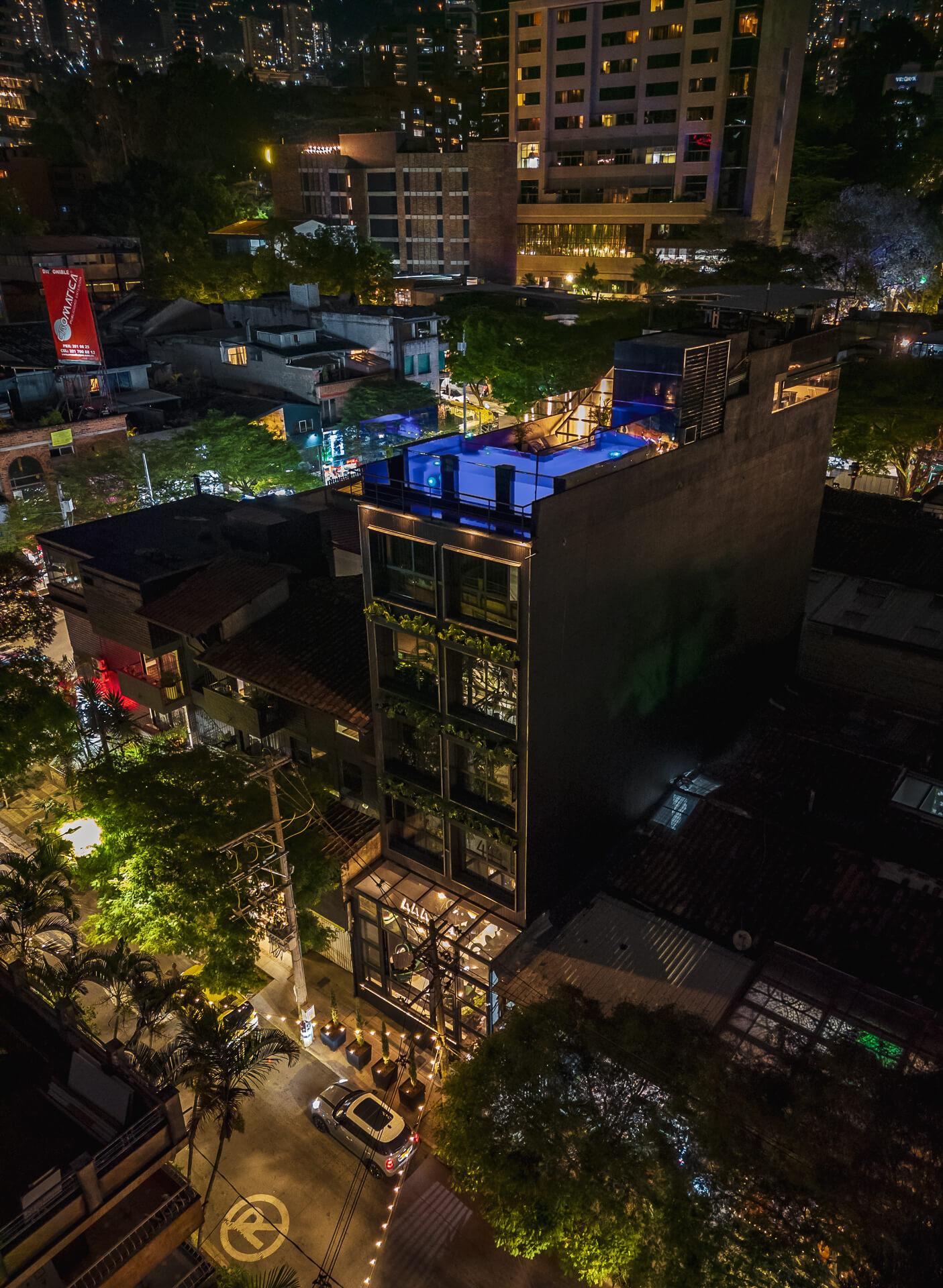 Nine-Story Hotel in Parque Lleras w/ 23 Bedrooms | PRM