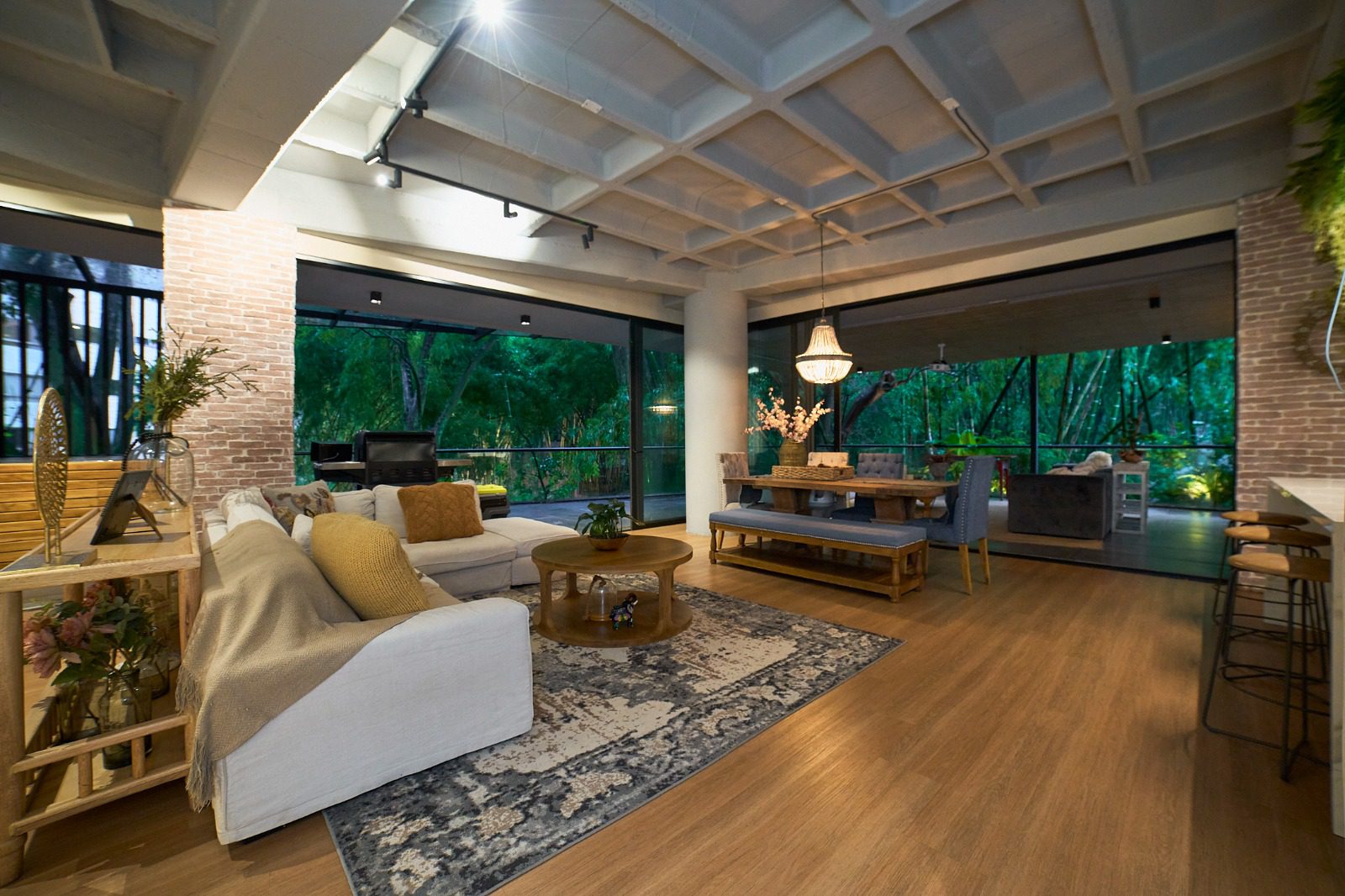 Turnkey 3BR Golden Mile (El Poblado) Apartment In Recently Constructed ...