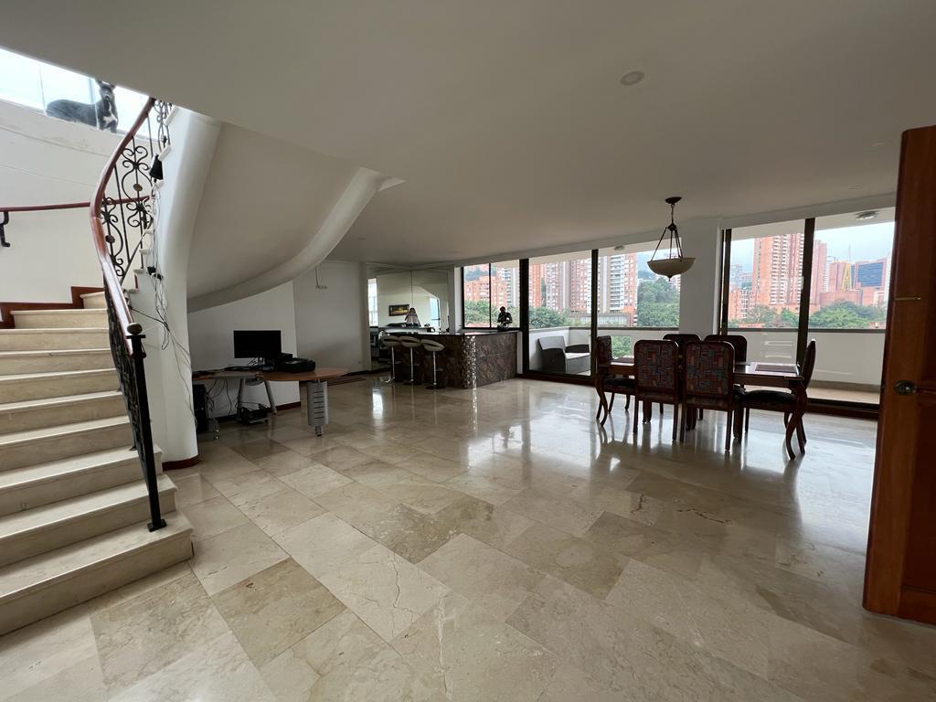 Two-Level 4BR El Poblado Penthouse w/ Terraces | PRM
