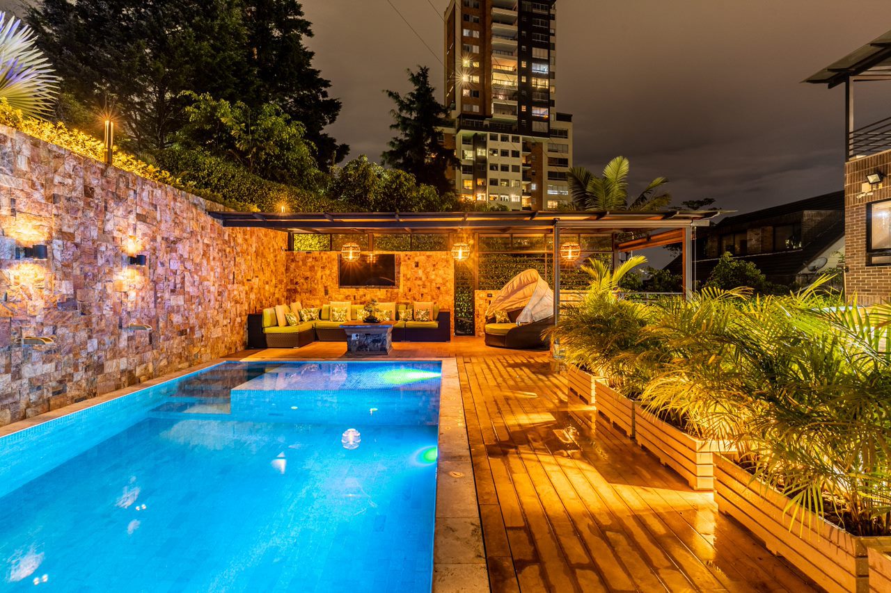 Luxury 3-Level Gated Home With Pool & Jacuzzi in El Poblado