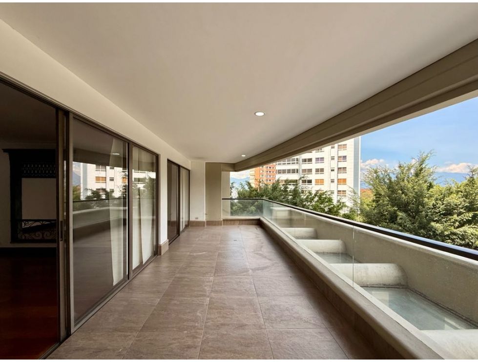 Spacious 4BR Los Balsos Unit With Upgrade Potential | PRM